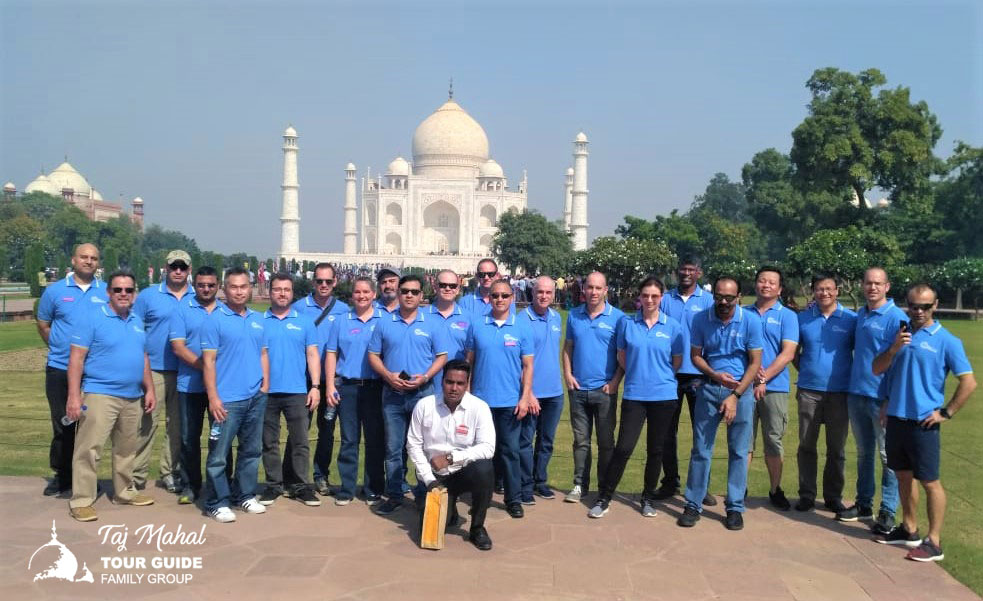How to explore the Taj Mahal - Taj Mahal Tour Guide Family Group - Blog